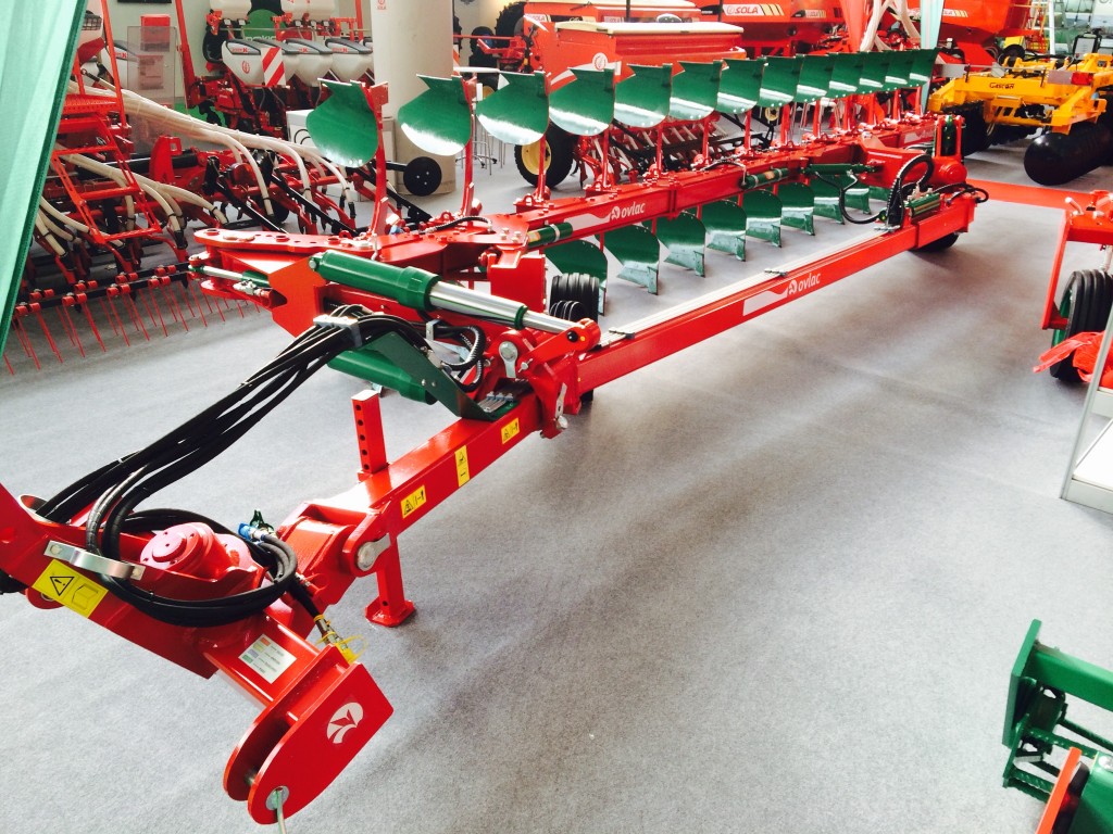 Ovlac presentó su arado MINI semisuspendido en Agraria